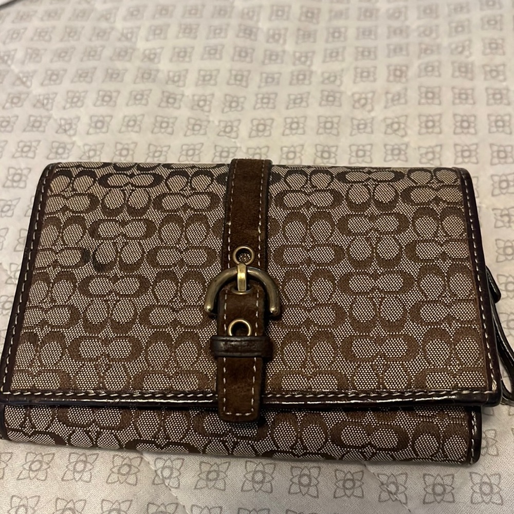 Vintage Coach Wallet Classic Design - Gem